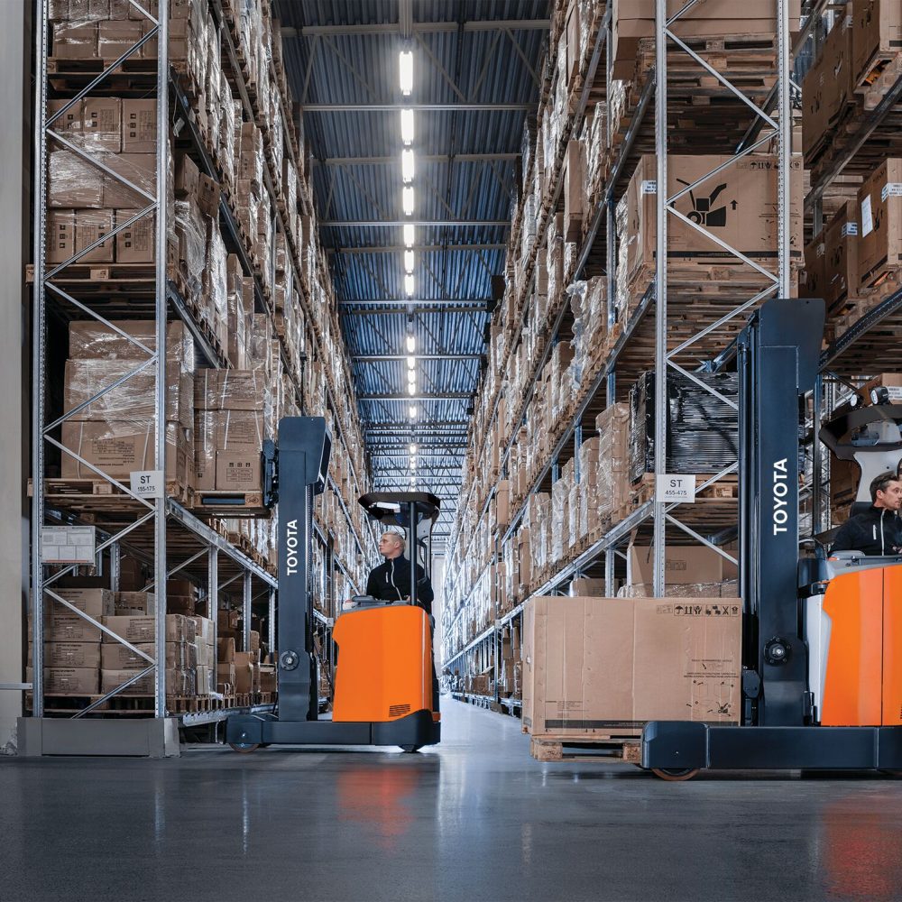 Moving Mast Reach Truck - Toyota Material Handling Systems