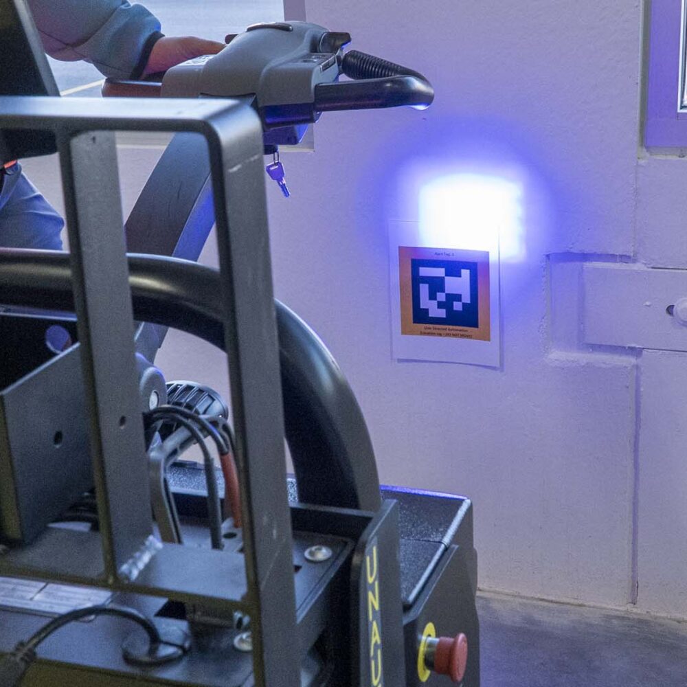AMR Pallet Mover User Directed - Toyota Material Handling Systems